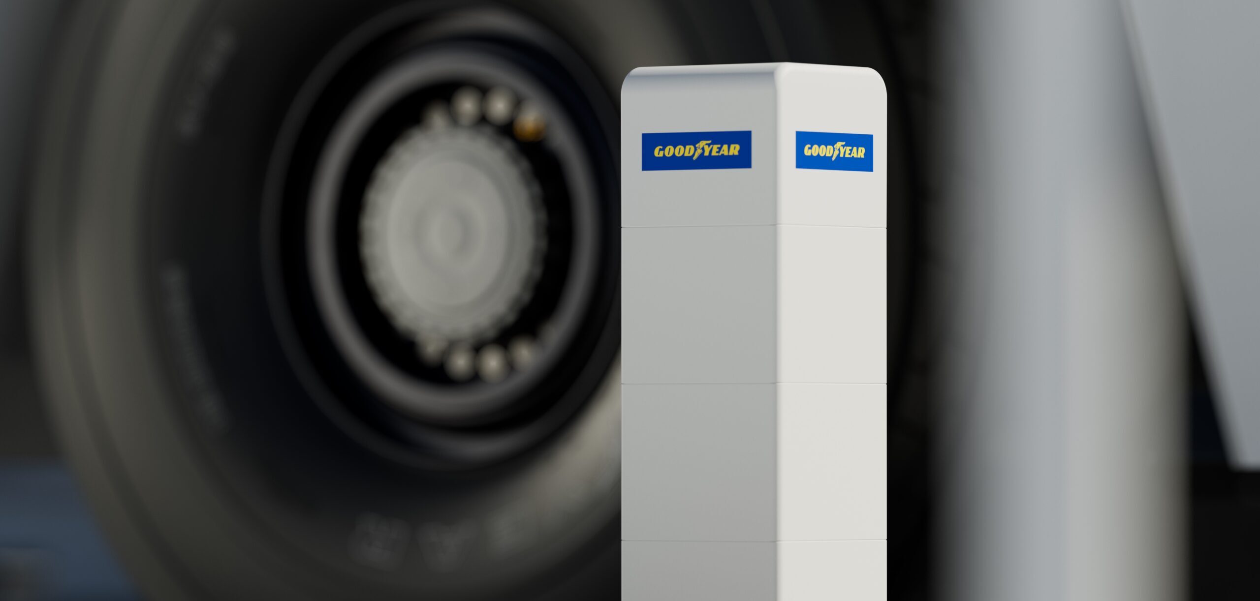 DP World selects Goodyear DrivePoint Heavy Duty for Port of Southampton ...