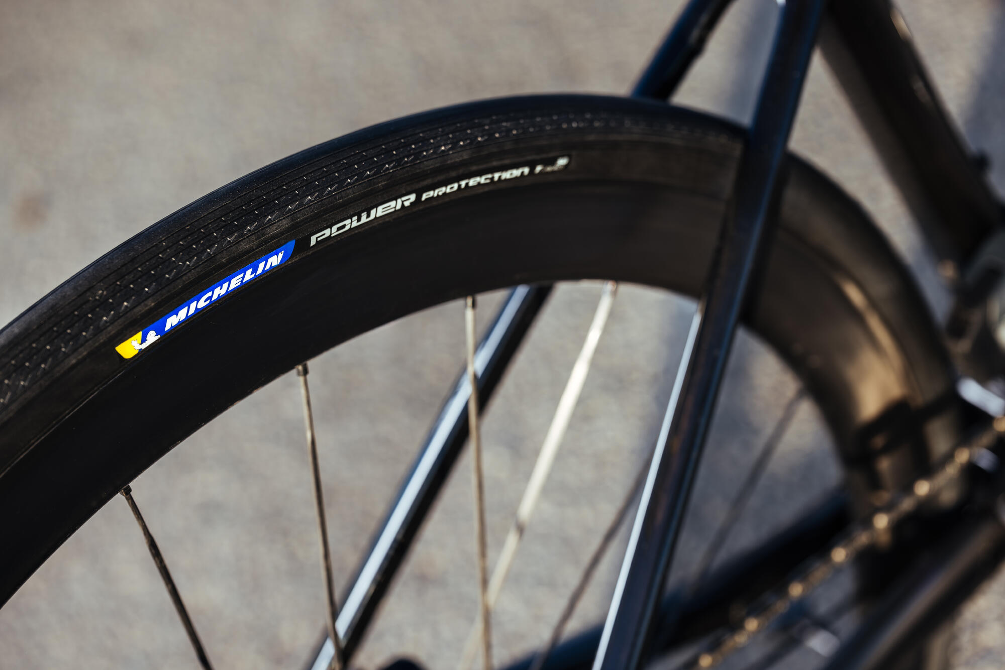 Michelin introduces new bicycle tires for road racing and urban ...