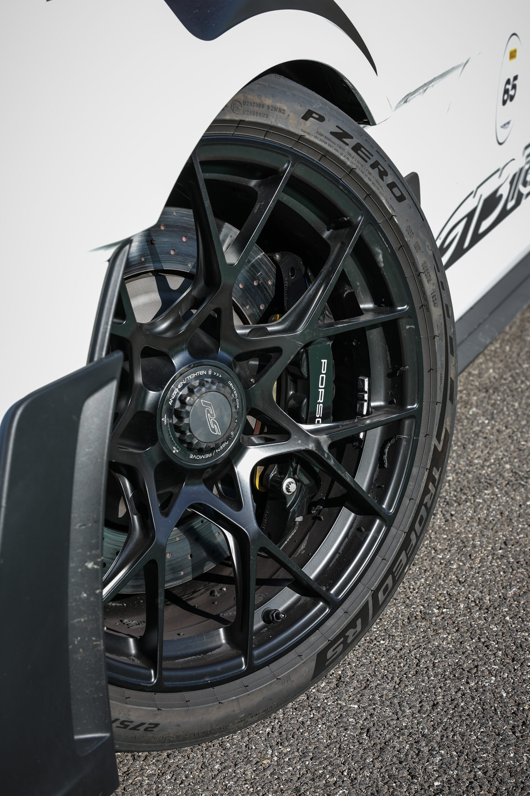 Pirelli introduces new tires for Porsche 911 GT3 and GT3 RS | Tire ...