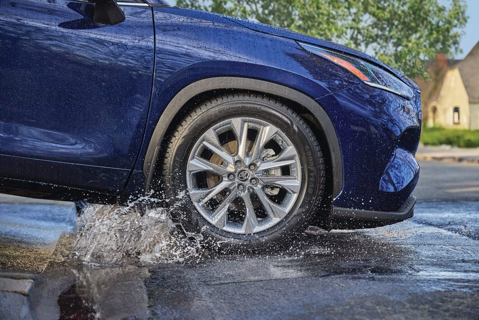 Goodyear introduces Assurance WeatherReady 2 tire for all-weather ...